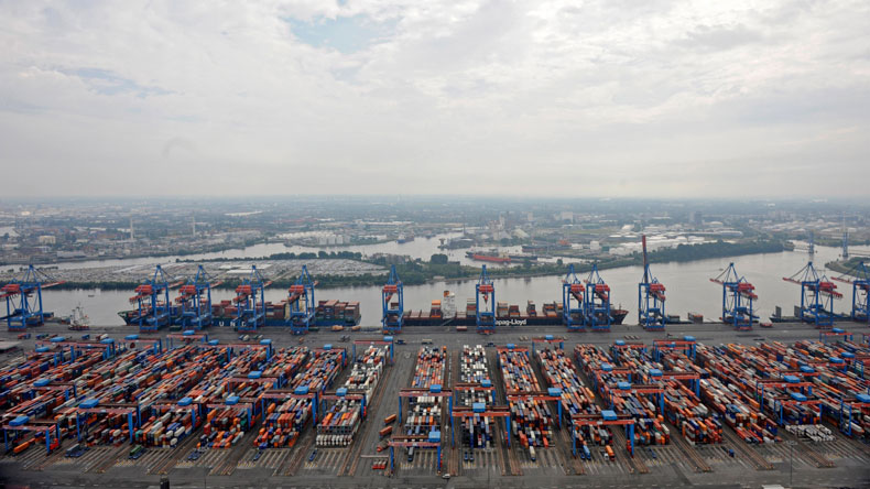 Cosco in talks to acquire Hamburg terminal stake :: Lloyd's List